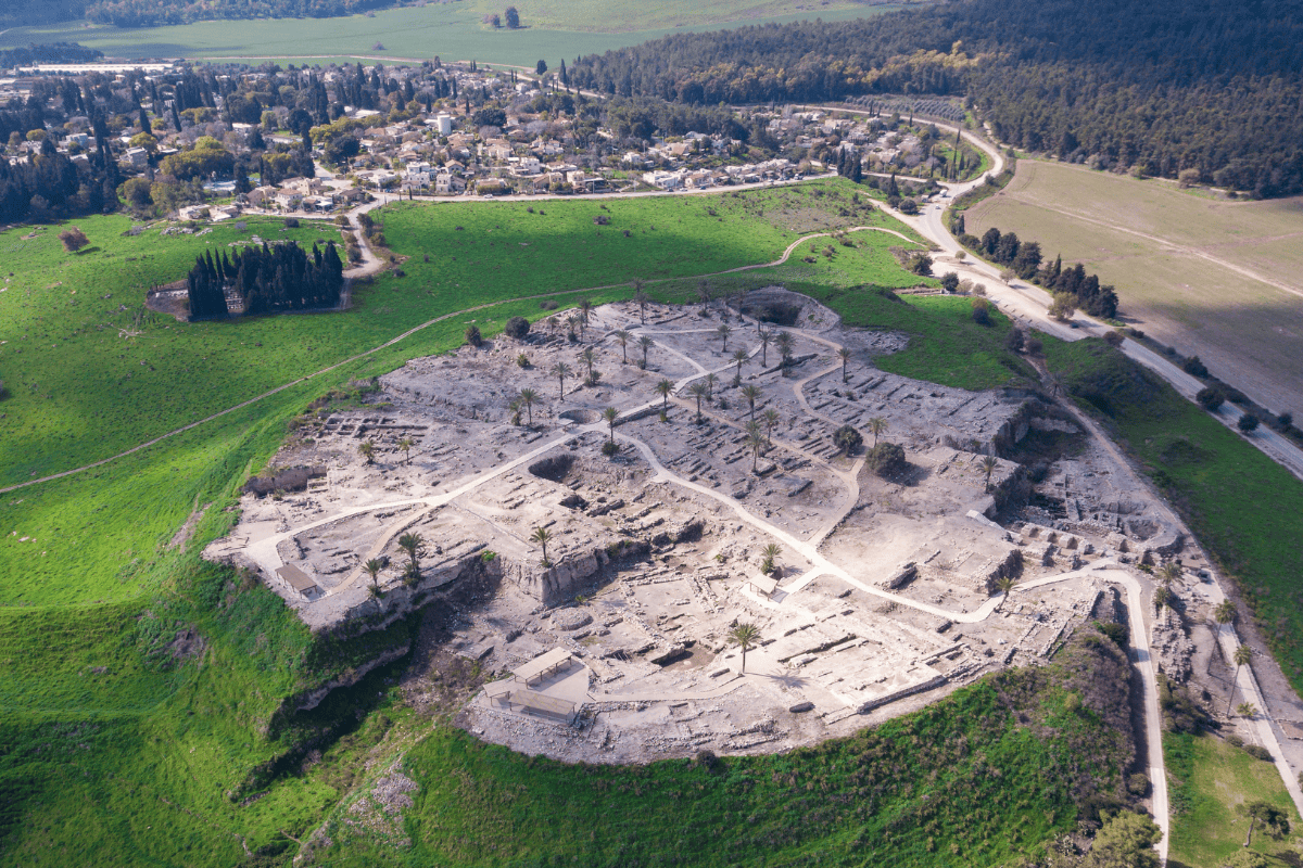 Explore 12 Ancient Biblical Sites in Israel