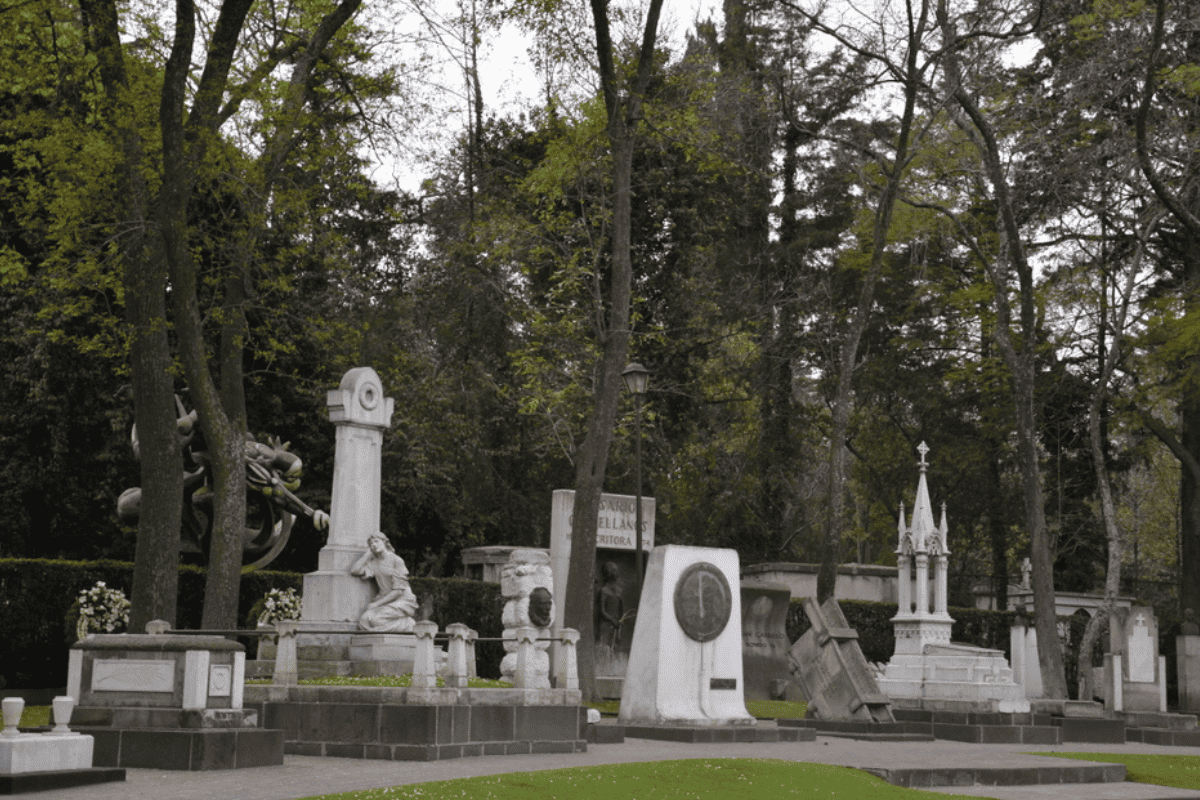 Most Famous Cemeteries in the World: 39 Sites