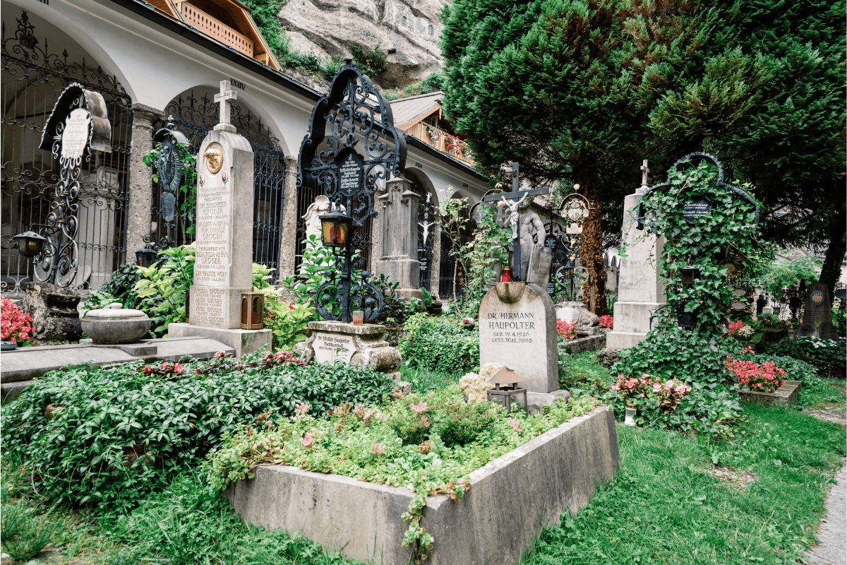 Most Famous Cemeteries in the World: 39 Sites